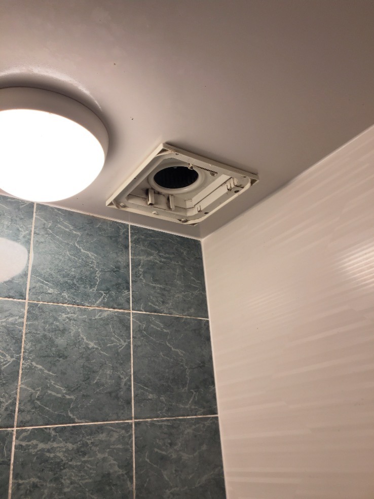 東京都杉並区 U様邸 浴室換気扇取替工事 UF-23A → DVF-T10CB｜レンジフード・換気扇・浴室乾燥機の修理・交換なら【換気生活】